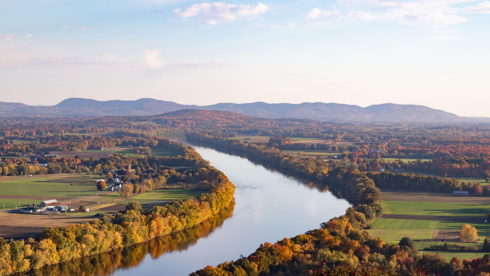 Massachusetts' Charming Village Near Springfield Offers, Artsy Vibes ...