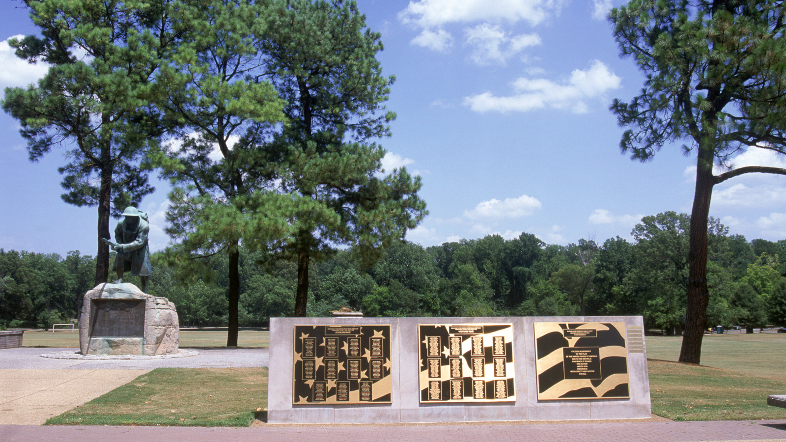 Memphis' Mansion-Lined Park Is A Forested Tennessee Gem With Lush ...