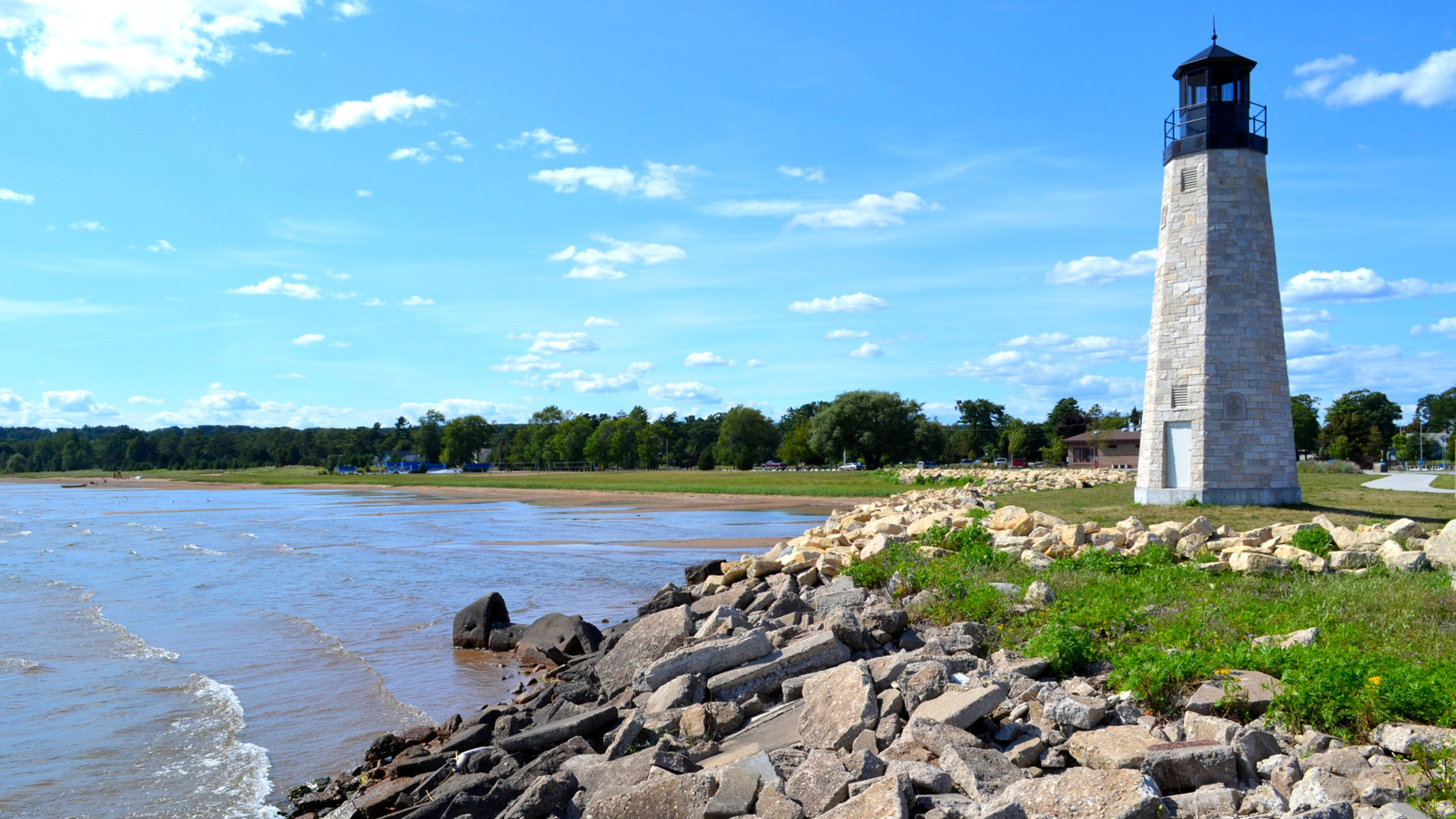 Michigan's Scenic Beach Destination With A Stunning Lakefront Offers ...