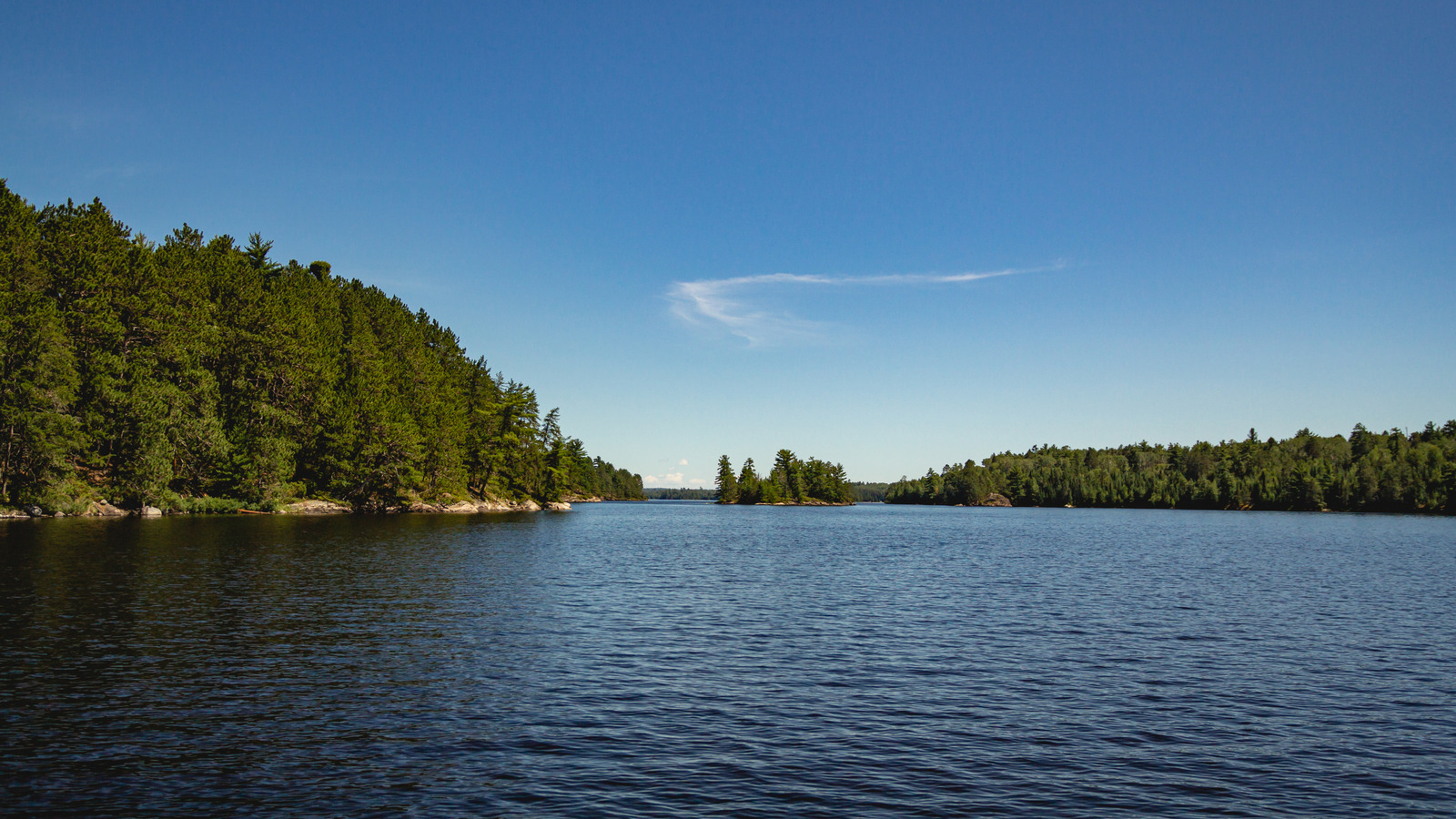 Minnesota's Massive Lake Is A Summer Vacation Paradise Lined With ...