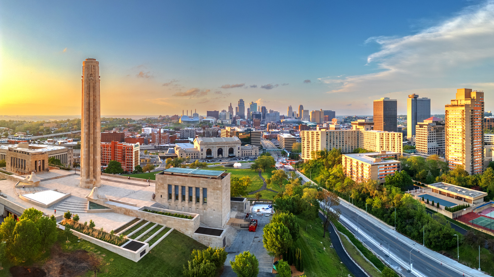 Missouri's Kansas City Neighborhood Is A Lively, Walkable Gem With ...