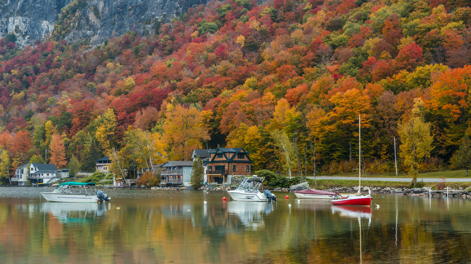 Mountains Surround Vermont's Most Breathtaking Hidden Glacial Lake That ...