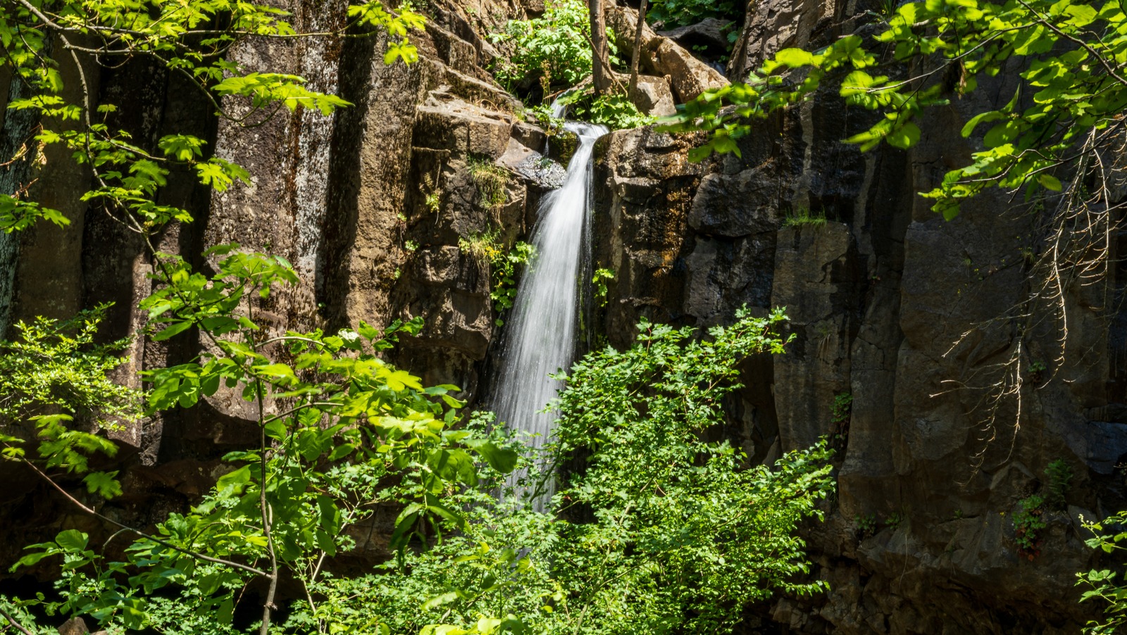 Near The California-Oregon Border Is A Secret Walk-Behind Waterfall At ...
