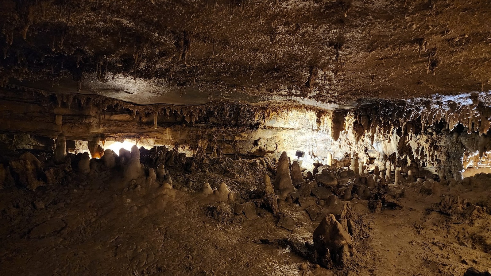 Near The Ohio River Is An Unbelievable Cave System That's One Of ...