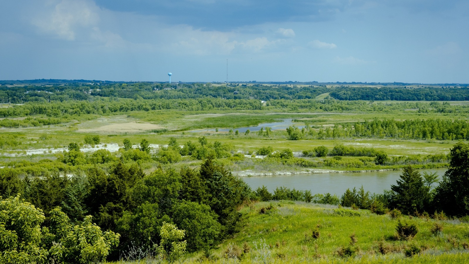 Nebraska's Underrated 'Everglades' Is A Little Town That Packs A Punch ...