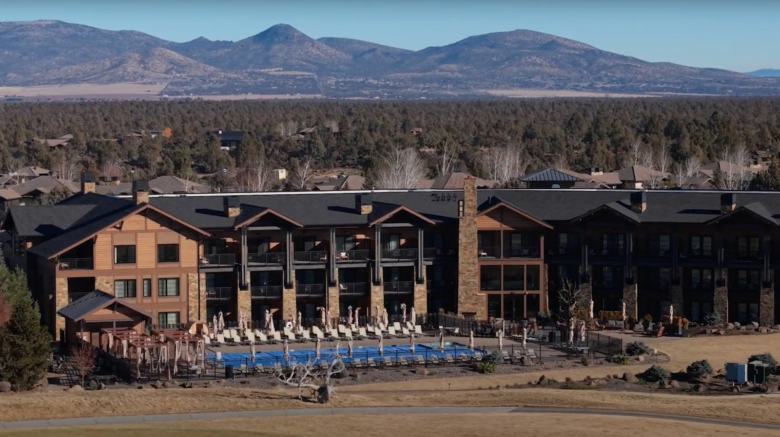 Nestled Between Bend And Redmond Is Oregon's Idyllic Luxury Resort With ...