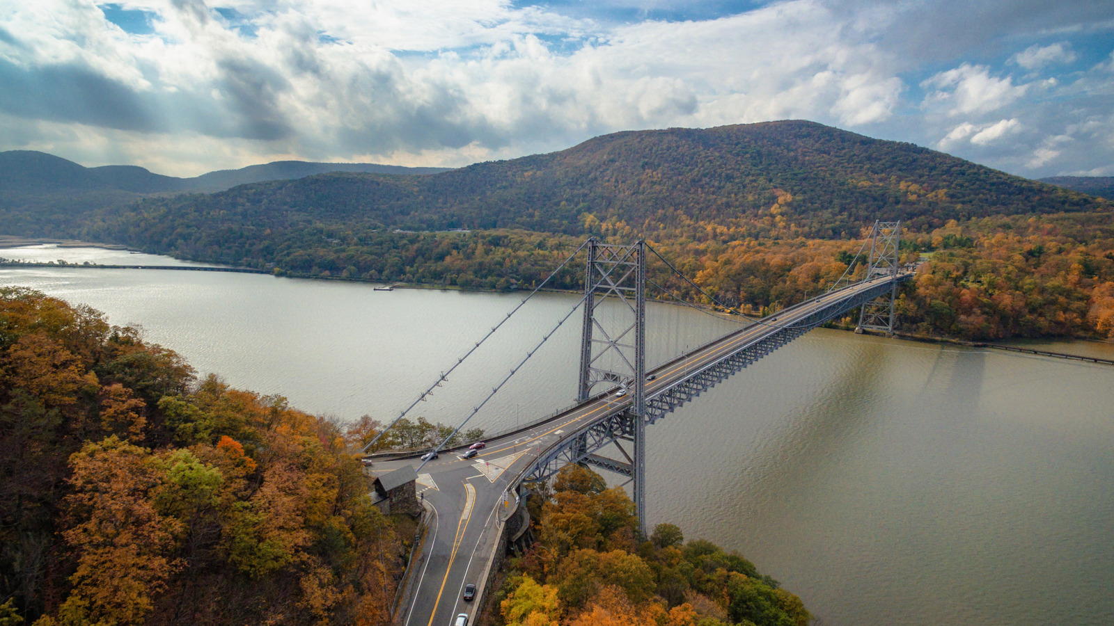 Nestled On New York's Hudson River Is A Cozy Town With Historic Charm ...