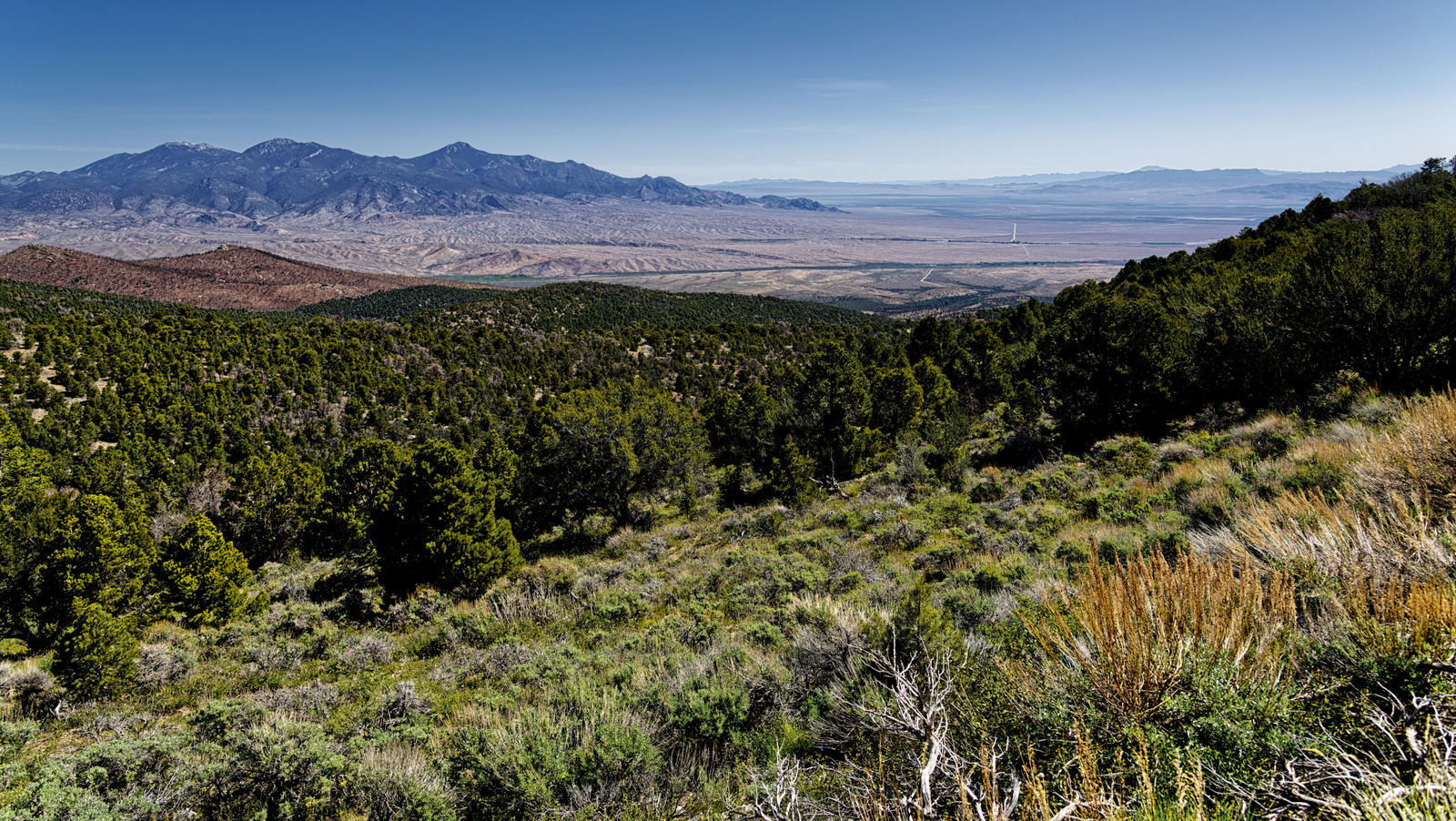 Nevada's Great Basin And Sierra Nevada Landscapes Blend In This ...