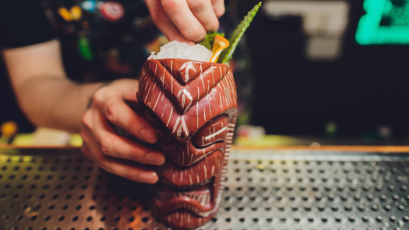 Nevada's Retro 24-Hour Tiki Bar Is 'One Of The Lushest Drinking ...