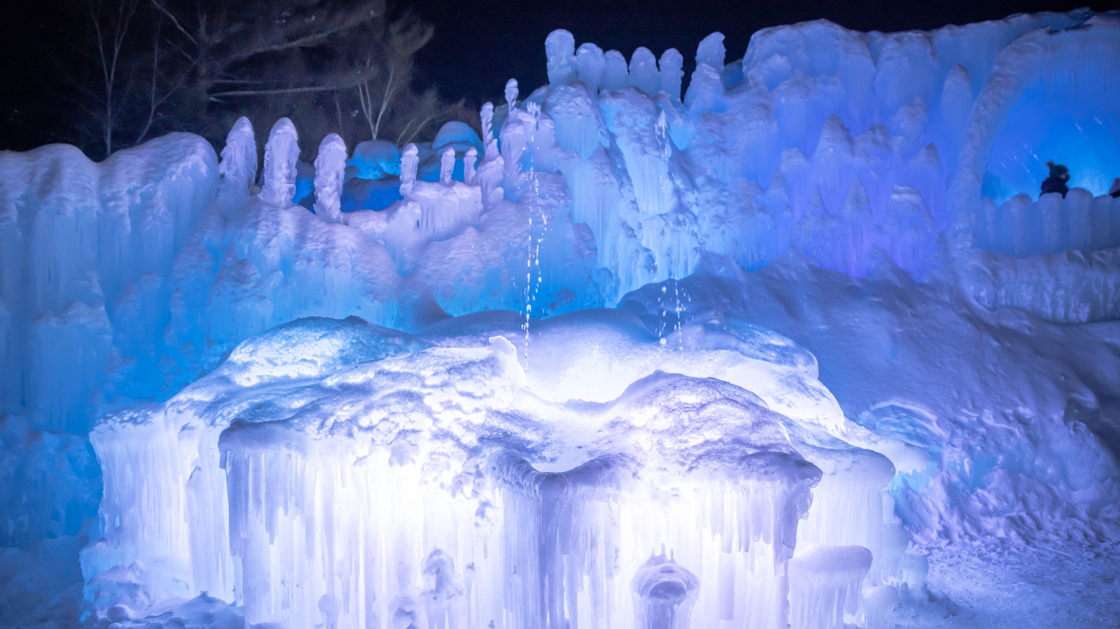 New Hampshire's Most Romantic Attraction Is A Glowing Winter Wonderland ...