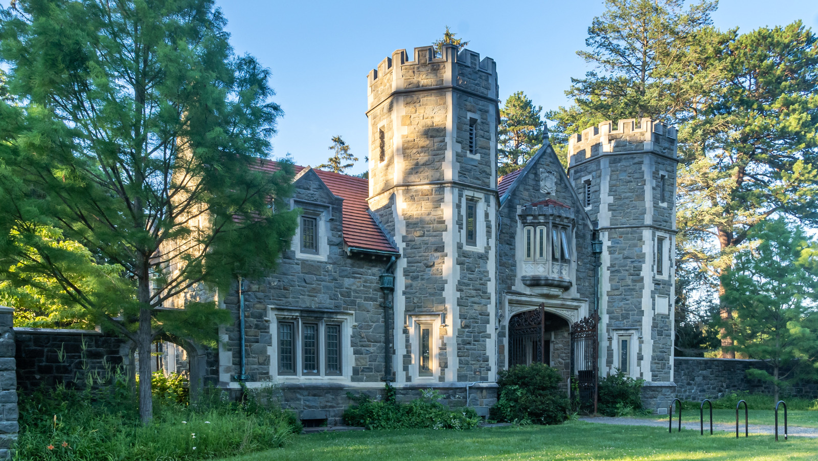 New York's Effortlessly Charming College Town Is Full Of Art, Gorgeous ...