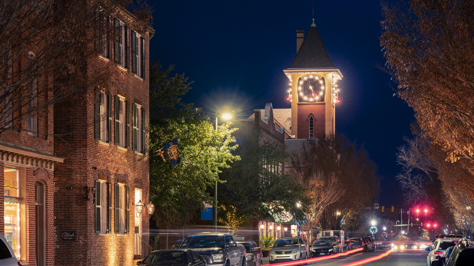 North Carolina's Charming 'Bear Town' Is A Walkable Riverfront Gem With ...
