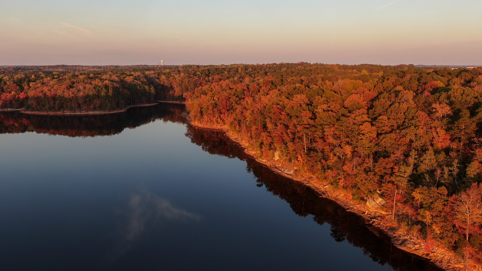 North Carolina's Dazzling Lake Outside Of Durham Is An Outdoor Paradise ...