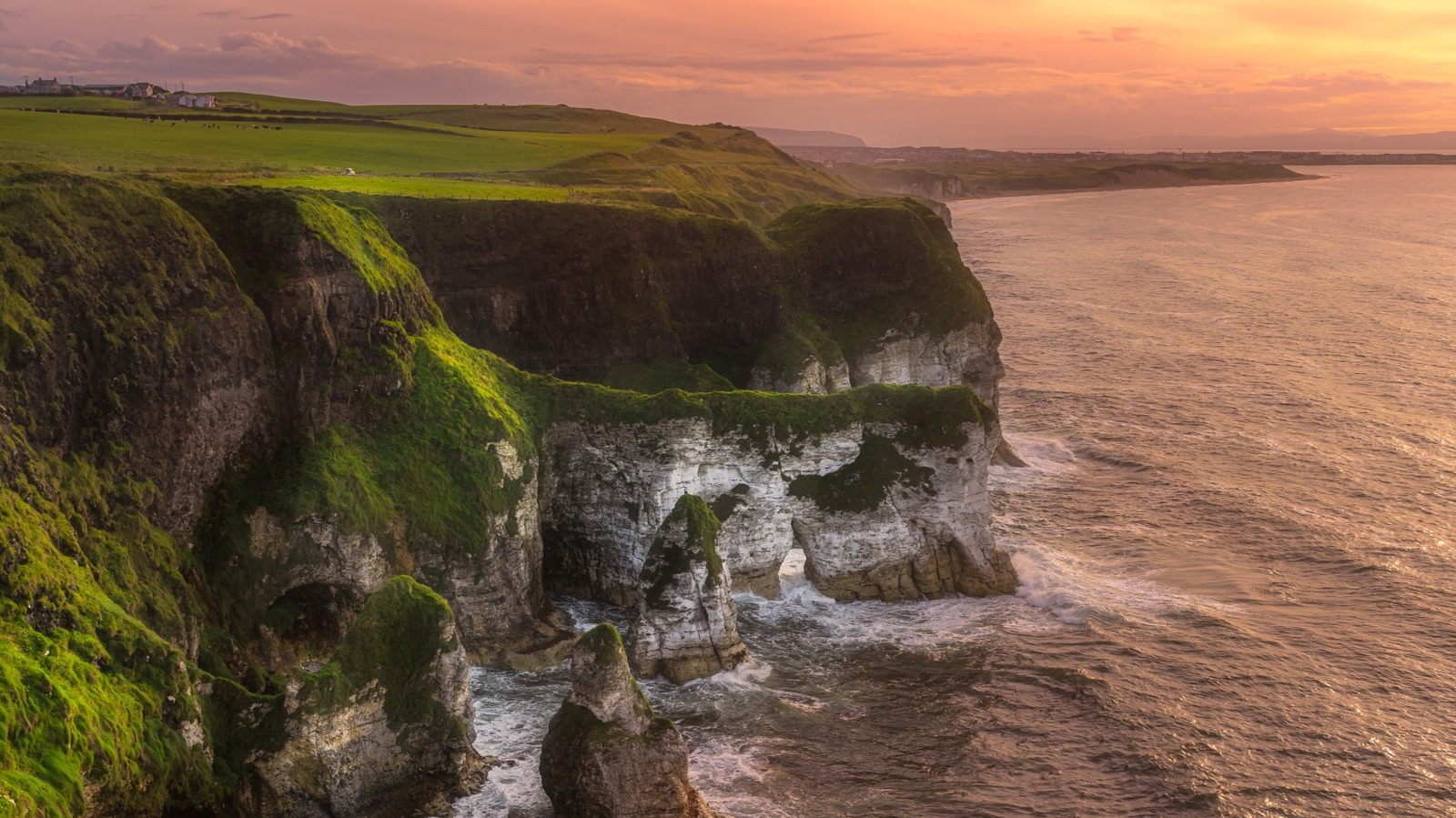 Northern Ireland's Best No-Hike Viewpoint Offers Scenic Cliff-Sides ...
