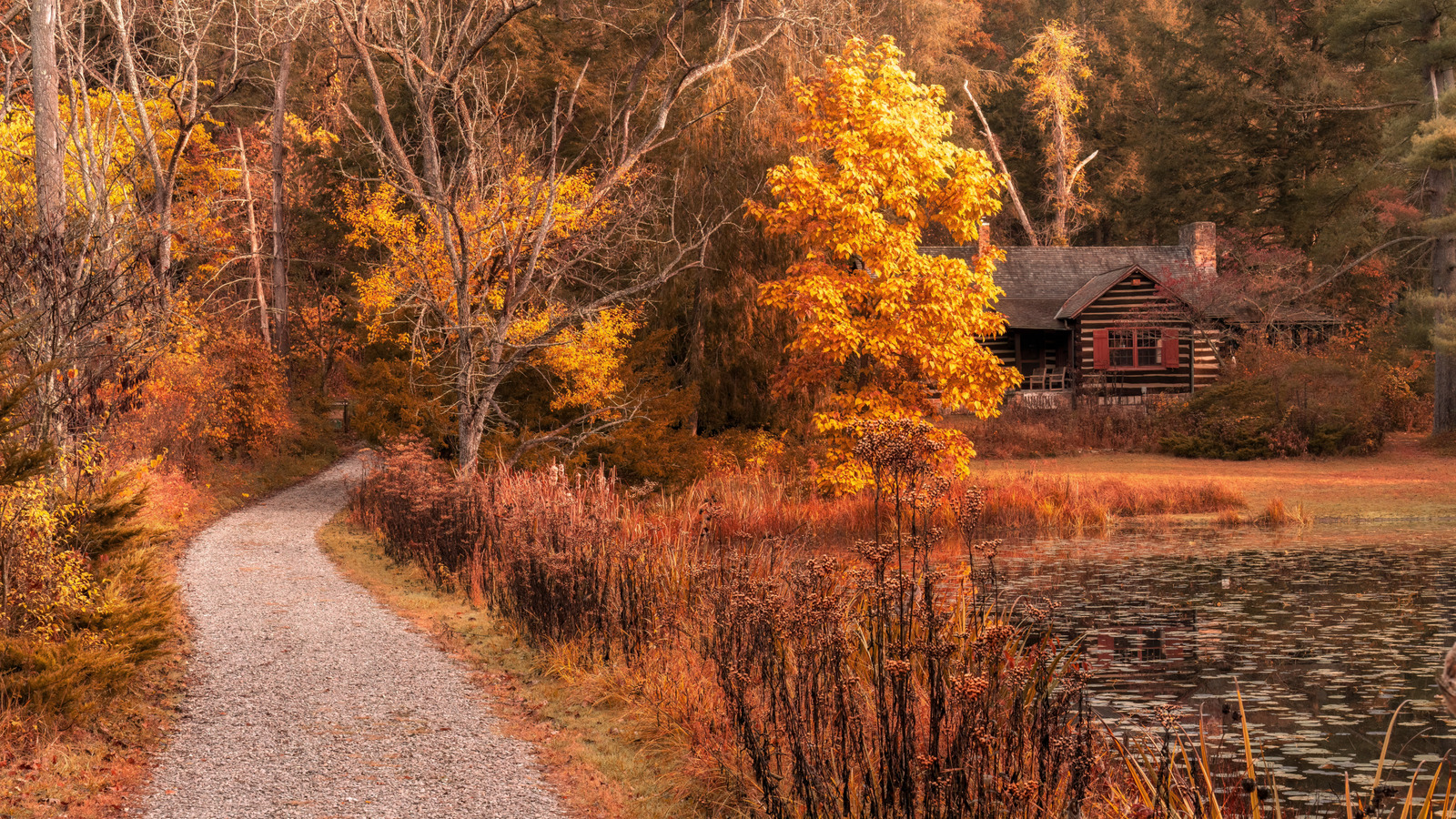 Ohio's Lovely Gateway To The Hocking Hills Is A Charming Village With ...