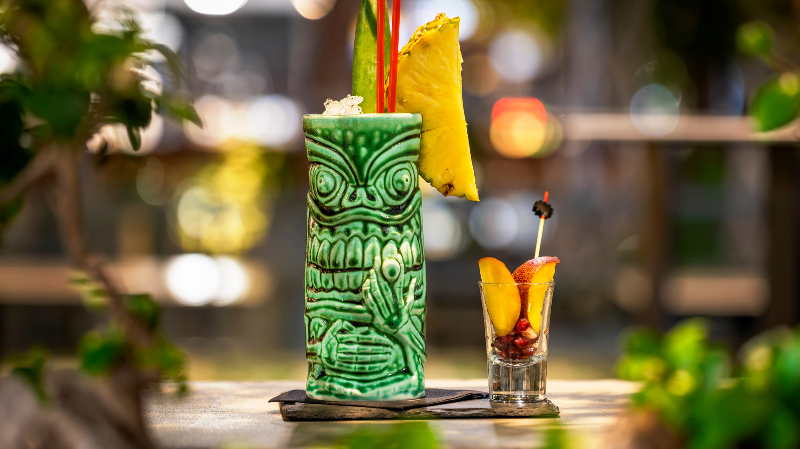 One Of Hawaii's Last Authentic Tiki Bars Is A Charming Throwback Where ...