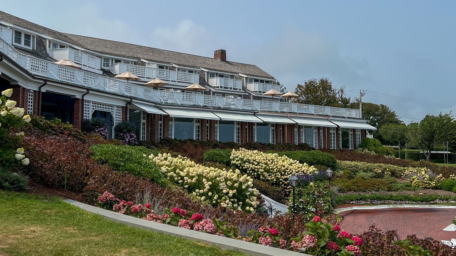 One Of New England's Most Legendary Hotels Is A Cape Cod Staple With ...