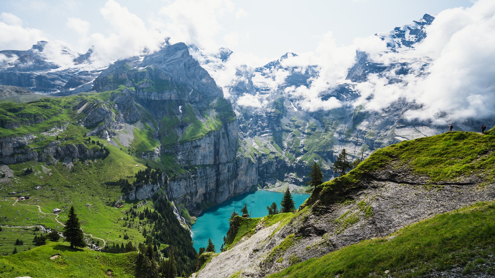 One Of Switzerland's Best Lakes Has Panoramic Views, Snowy Mountaintops ...