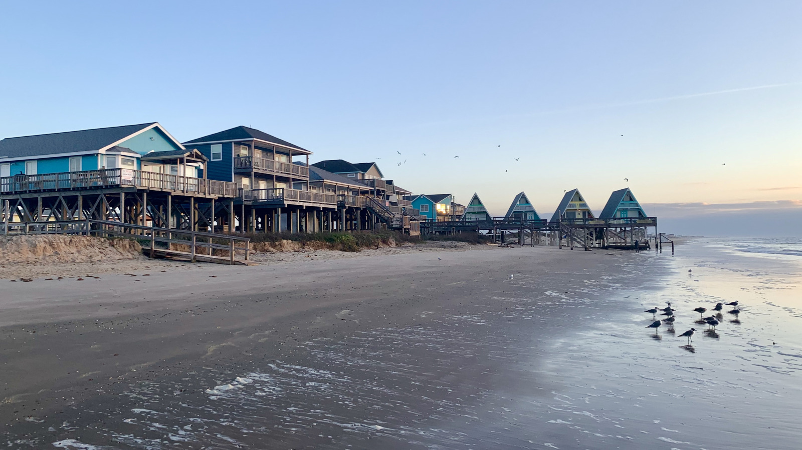 One Of Texas' Most Beautiful, Family-Friendly Beaches Is In This ...