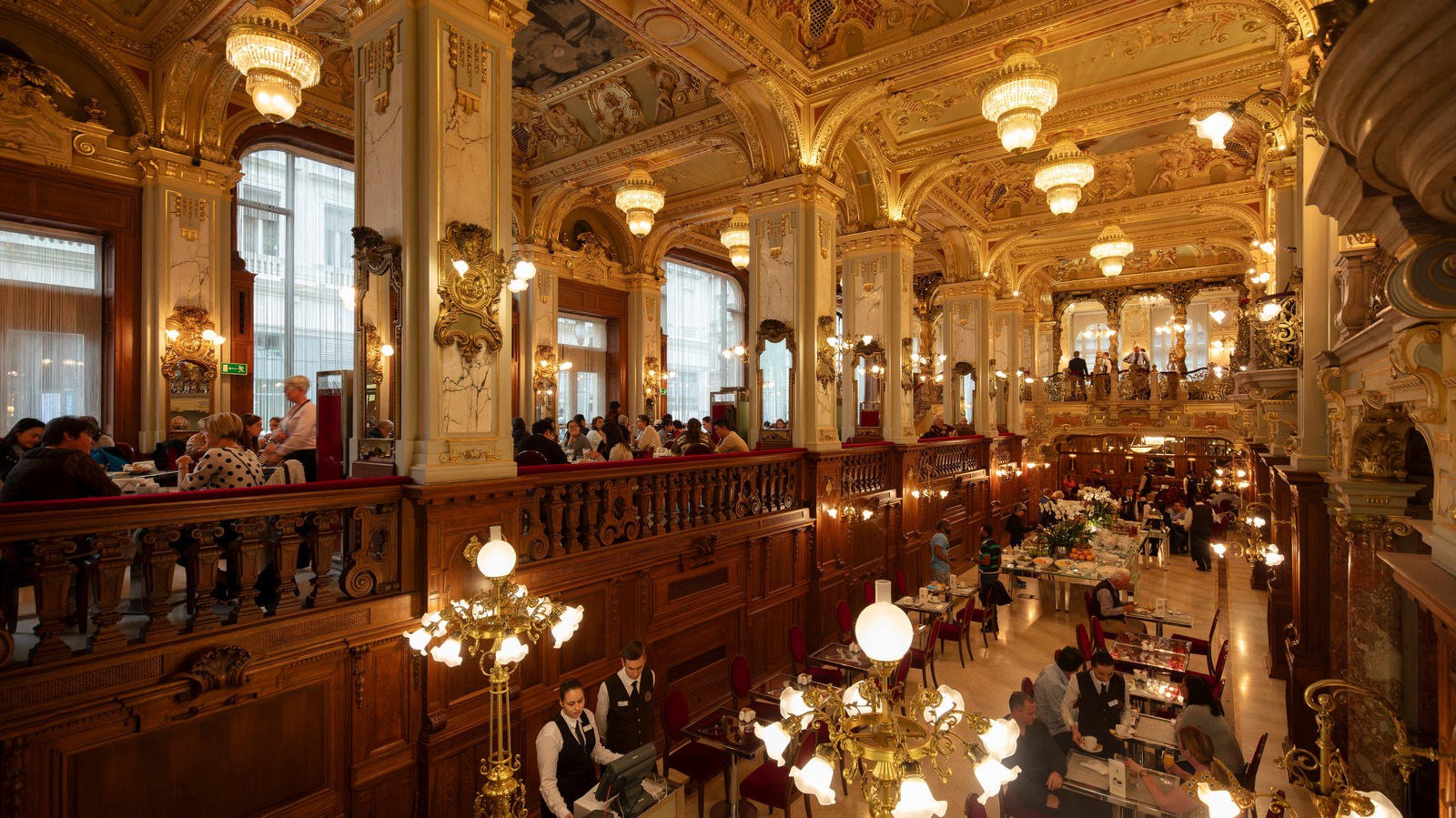 One Of The Most Famed Cafés In The World Is A Well-Loved Architectural ...