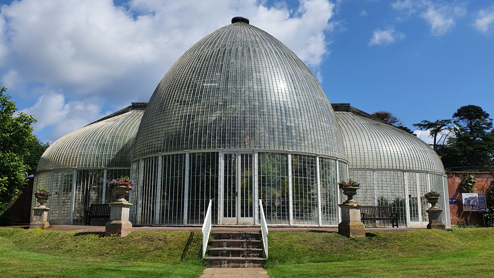 One Of The World's First Large Glasshouses Is A Spectacular Work Of Art ...