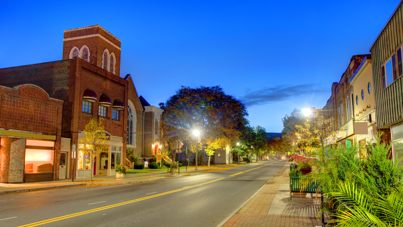 One Of Vermont's Oldest Towns Is An Artsy Escape With A Walkable ...