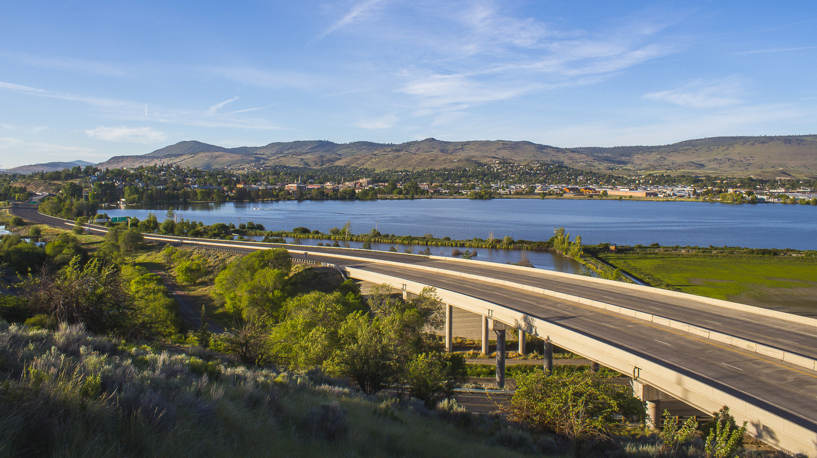Oregon's 'City Of Sunshine' Basks In Glorious Weather Surrounded By ...