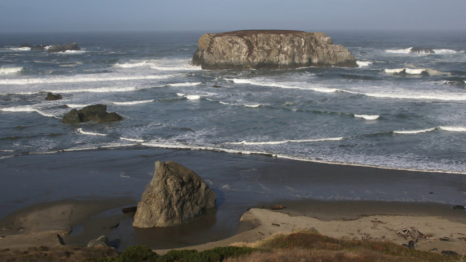 Oregon's Coastal Wildlife Refuge With Unique Wildlife Links Over A ...