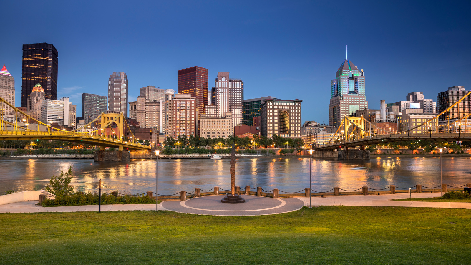 Pennsylvania's Serene Inner-City Walking Trail Is A Pittsburgh Gem ...