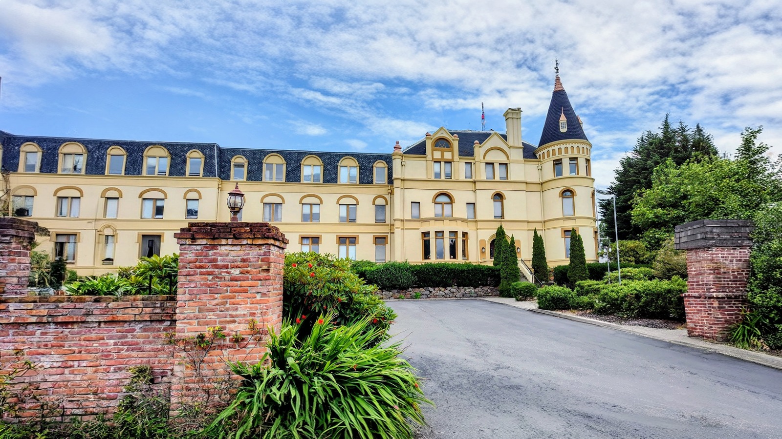 Port Townsend's Historic Hotel Offers Cozy Stays In A Haunted Coastal ...