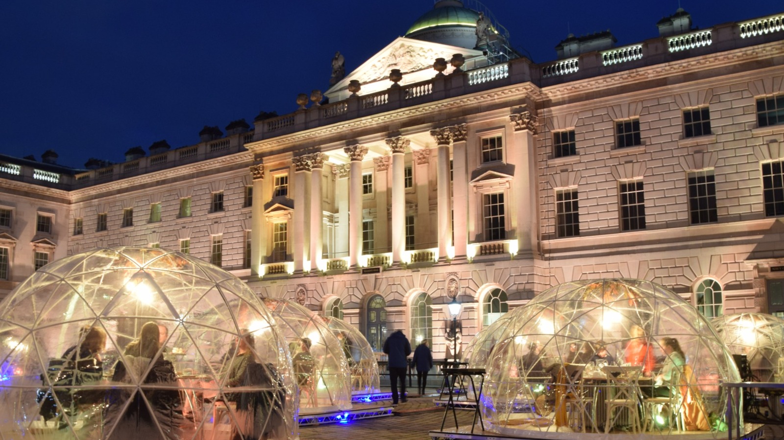 Restaurants Are Fawning Over The 'Igloo Dining' Trend