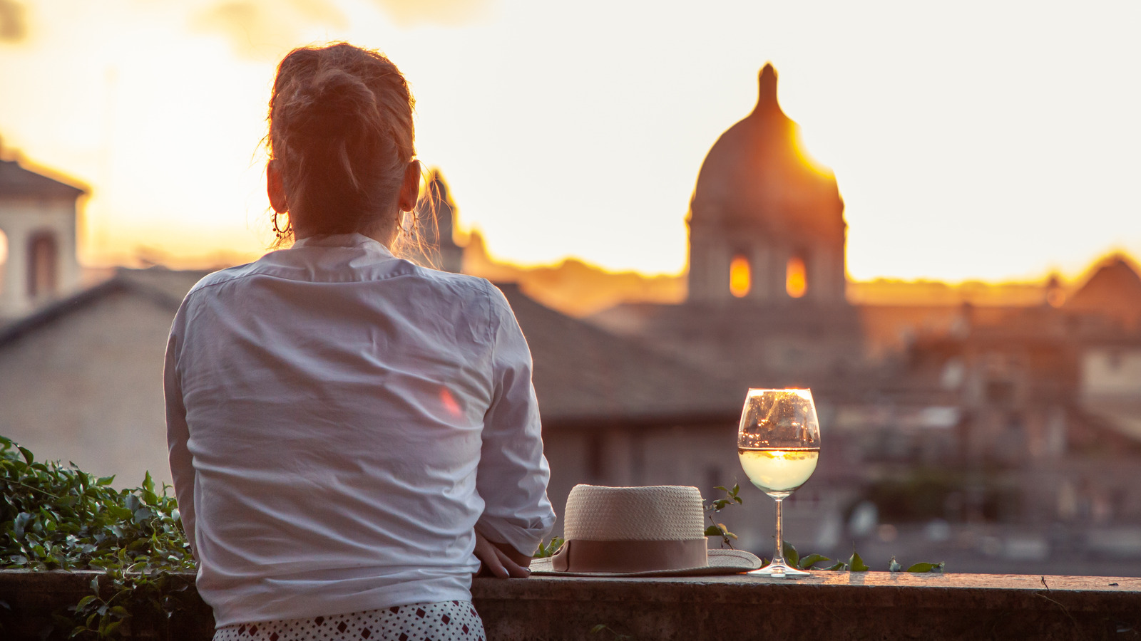 Rick Steves Suggests Ordering House Wine To Save Money While Dining In Rome