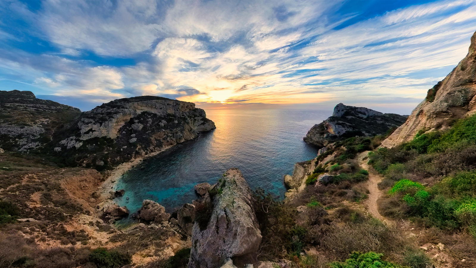 Sardinia's Largest City Is A Majestic Mediterranean Seaside Paradise ...