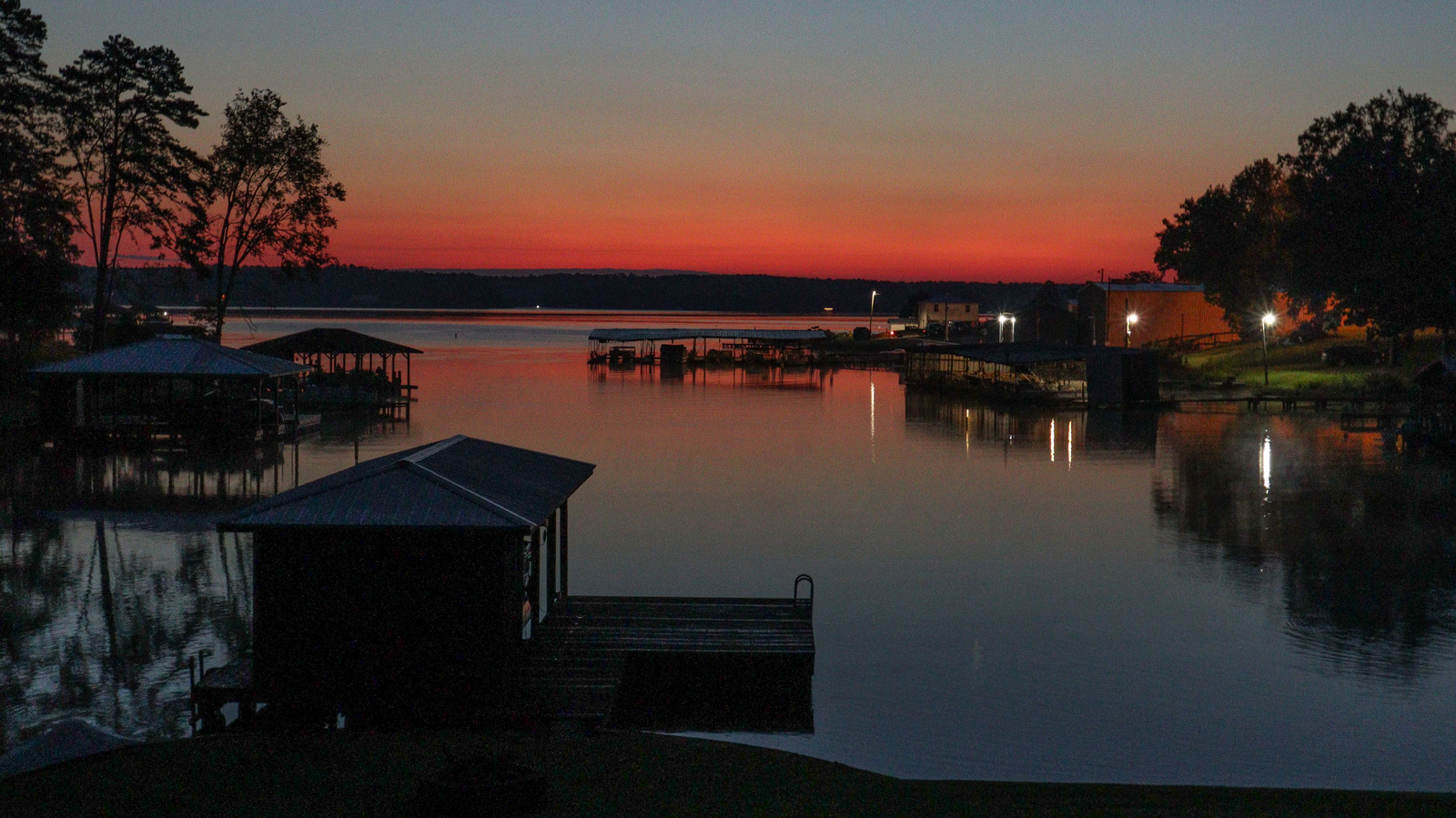 Situated Between Atlanta And Augusta Is Georgia's Gorgeous Lake Getaway ...