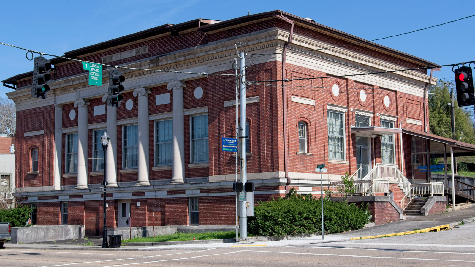 Situated Between Nashville And Knoxville Is Tennessee's Artsy City ...