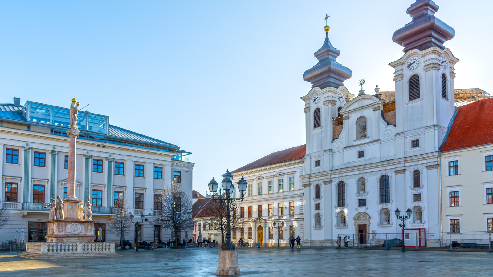 Situated Between Vienna And Budapest Is Hungary's Historic City With ...
