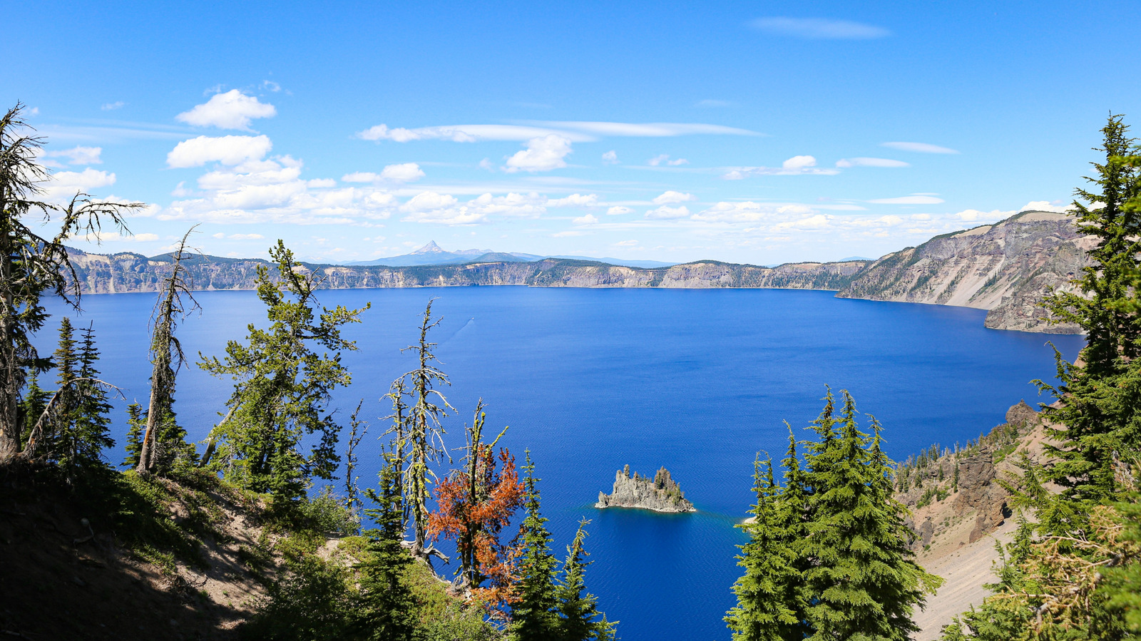 Situated Near Oregon's Only National Park Is A Cozy Gateway Town With A ...