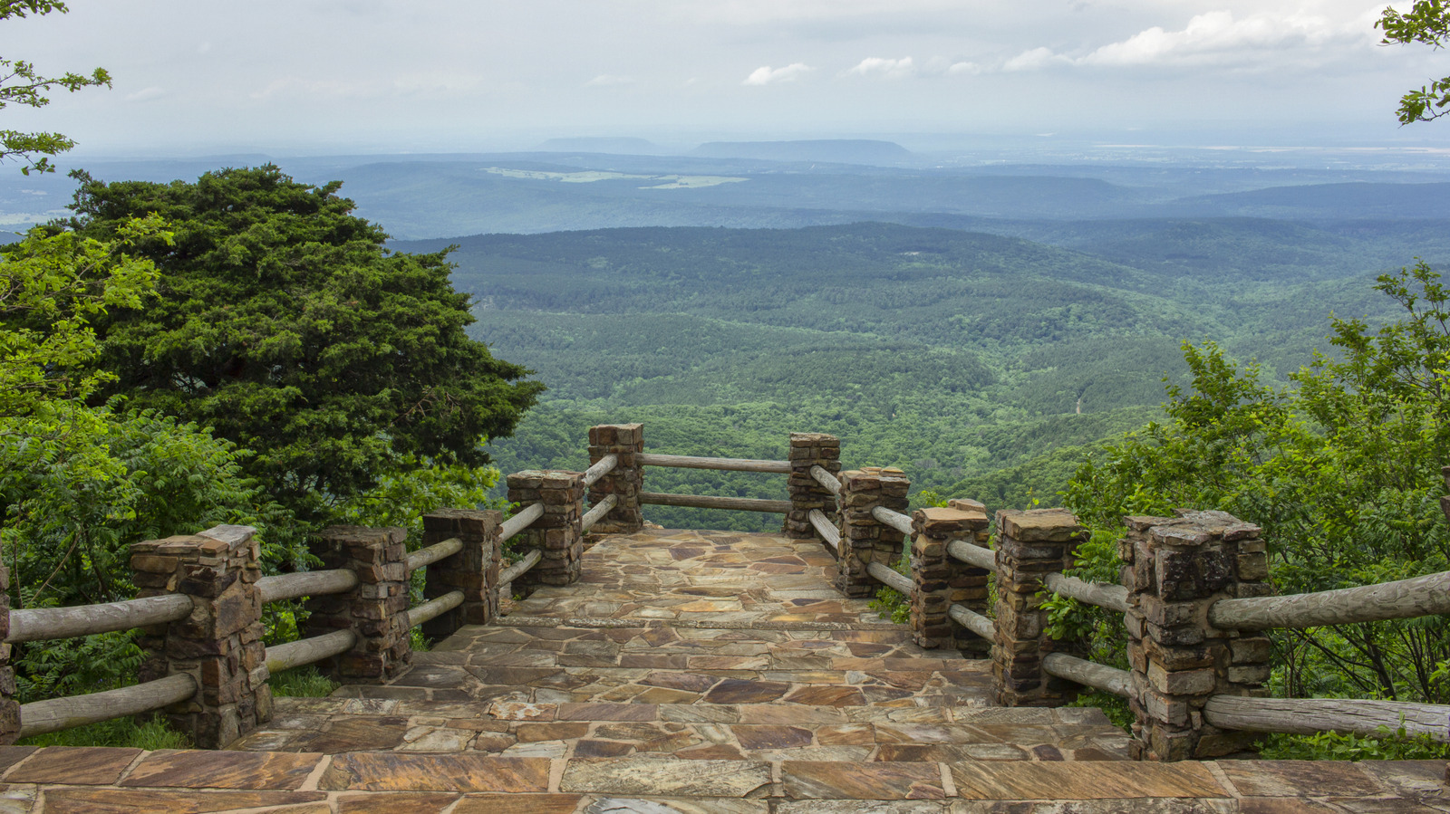 Situated On Arkansas' Highest Peak Is A Mountain Paradise State Park ...
