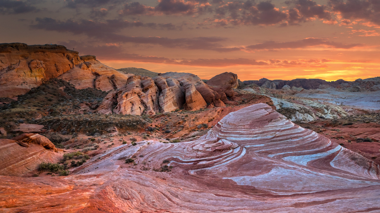 Skip Las Vegas' Crowded Red Rocks For The Fiery Vistas At This Nearby ...