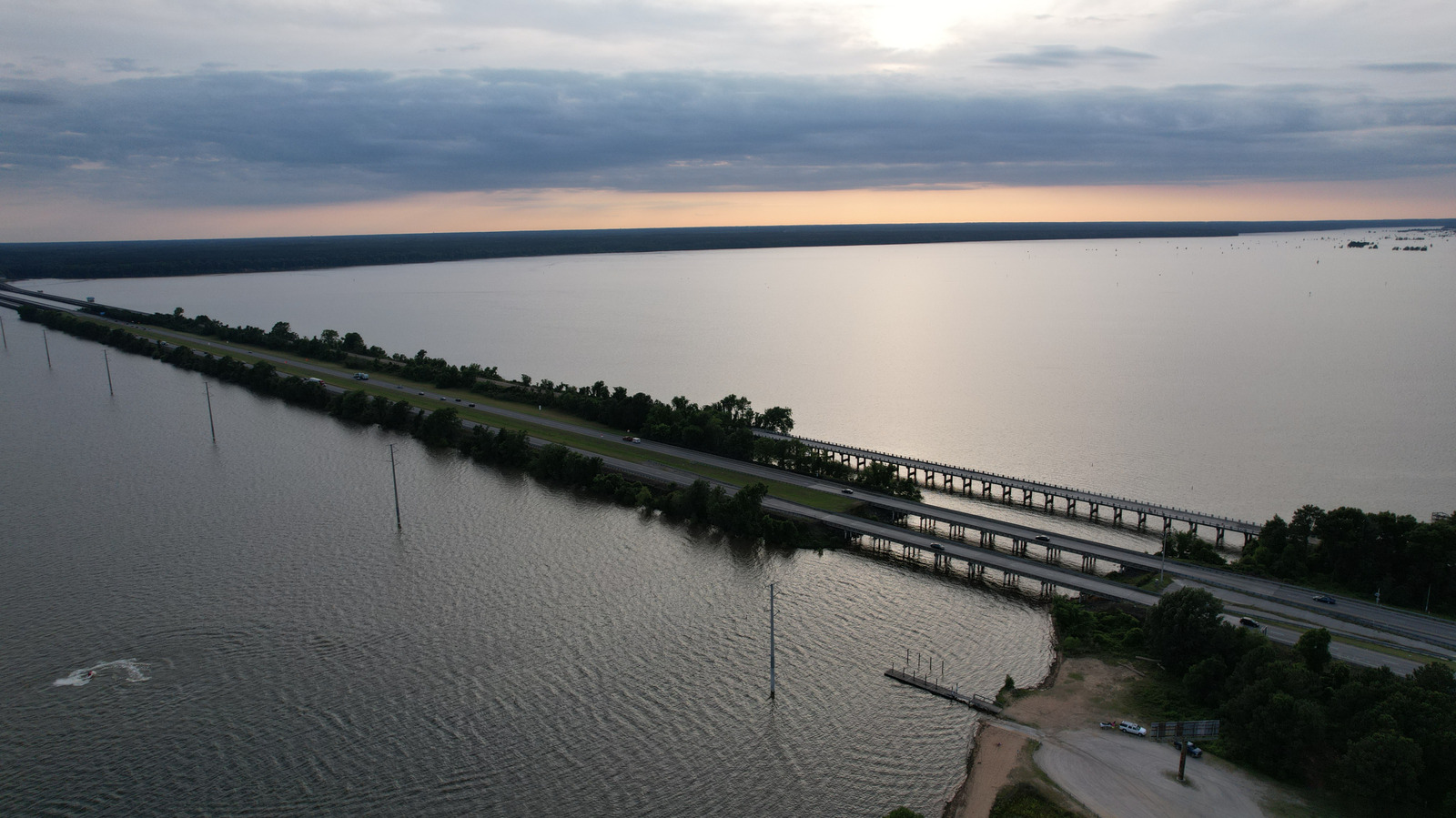 South Carolina's Largest Lake Is An Artificial Haven With Restaurants ...