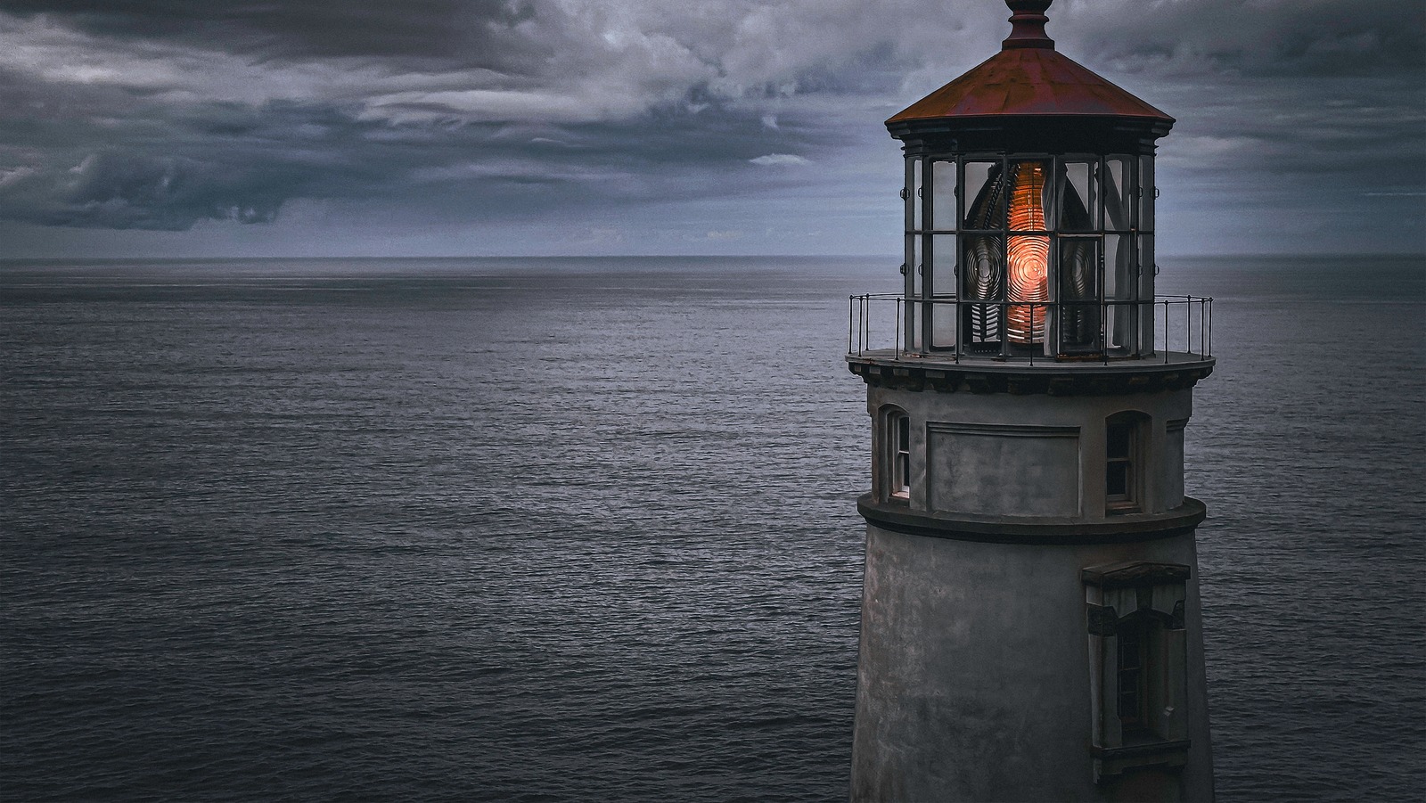 Stay At One Of The Most Photographed Lighthouses On Oregon's Coast That's Supposedly Haunted