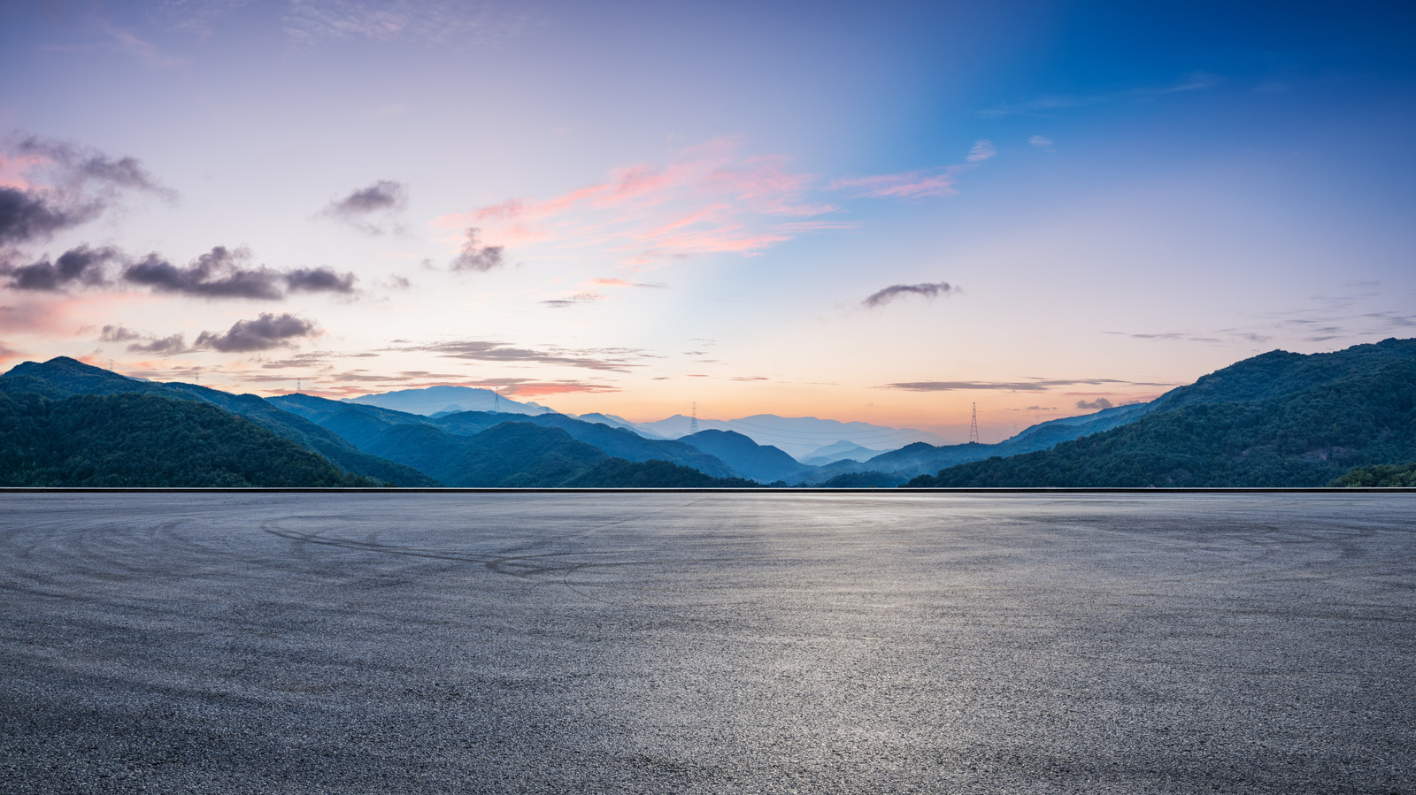 Surrounded By The Blue Ridge Mountains Is A Vibrant Virginia City Where ...