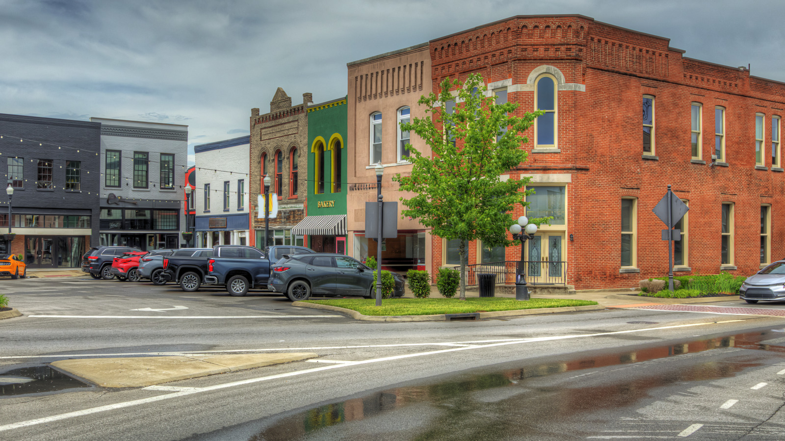 Tennessee's 'Cedar City' Has A Vibrant Main Street Full Of Shops ...