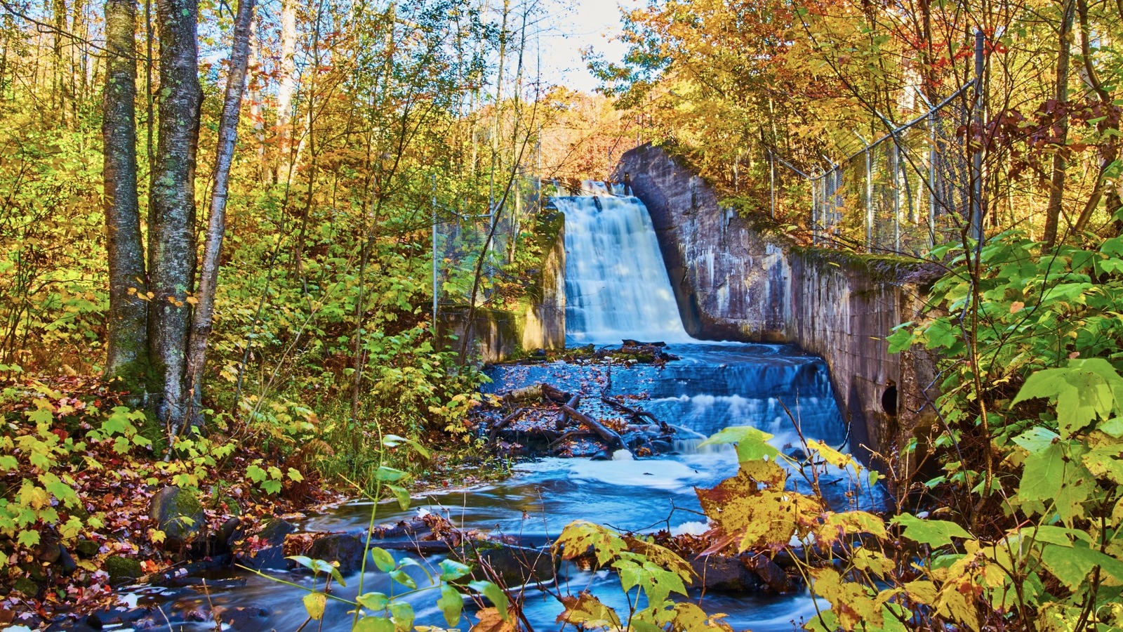 The Michigan Road Trip For Awe-Inspiring Waterfall Views