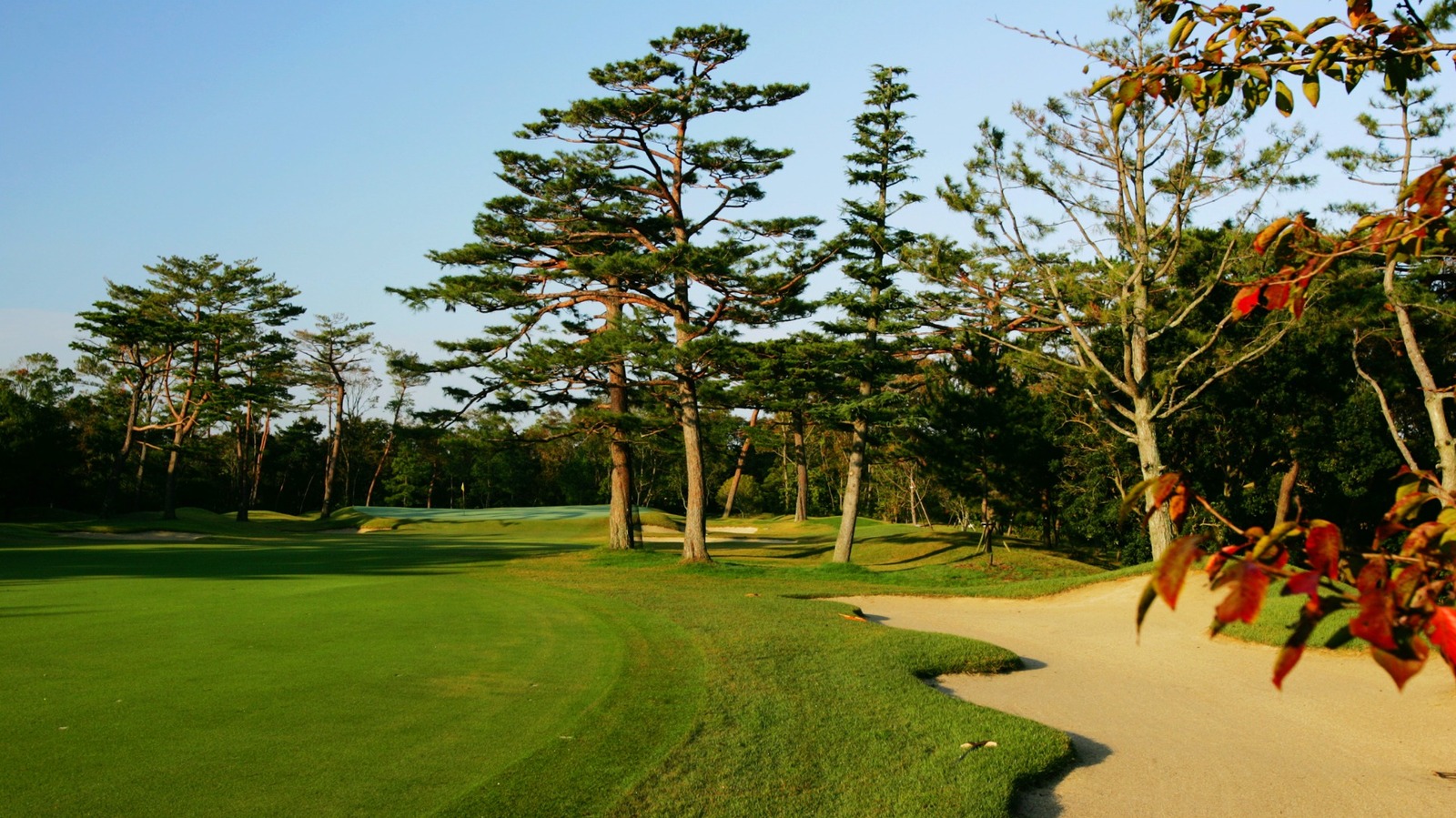 The Best-Ranked Golf Course In Japan Features Breathtaking Natural ...