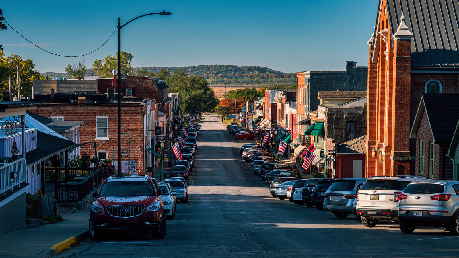 The 'Best Small Town In Missouri' Offers Boutique Shops, Hiking, And ...