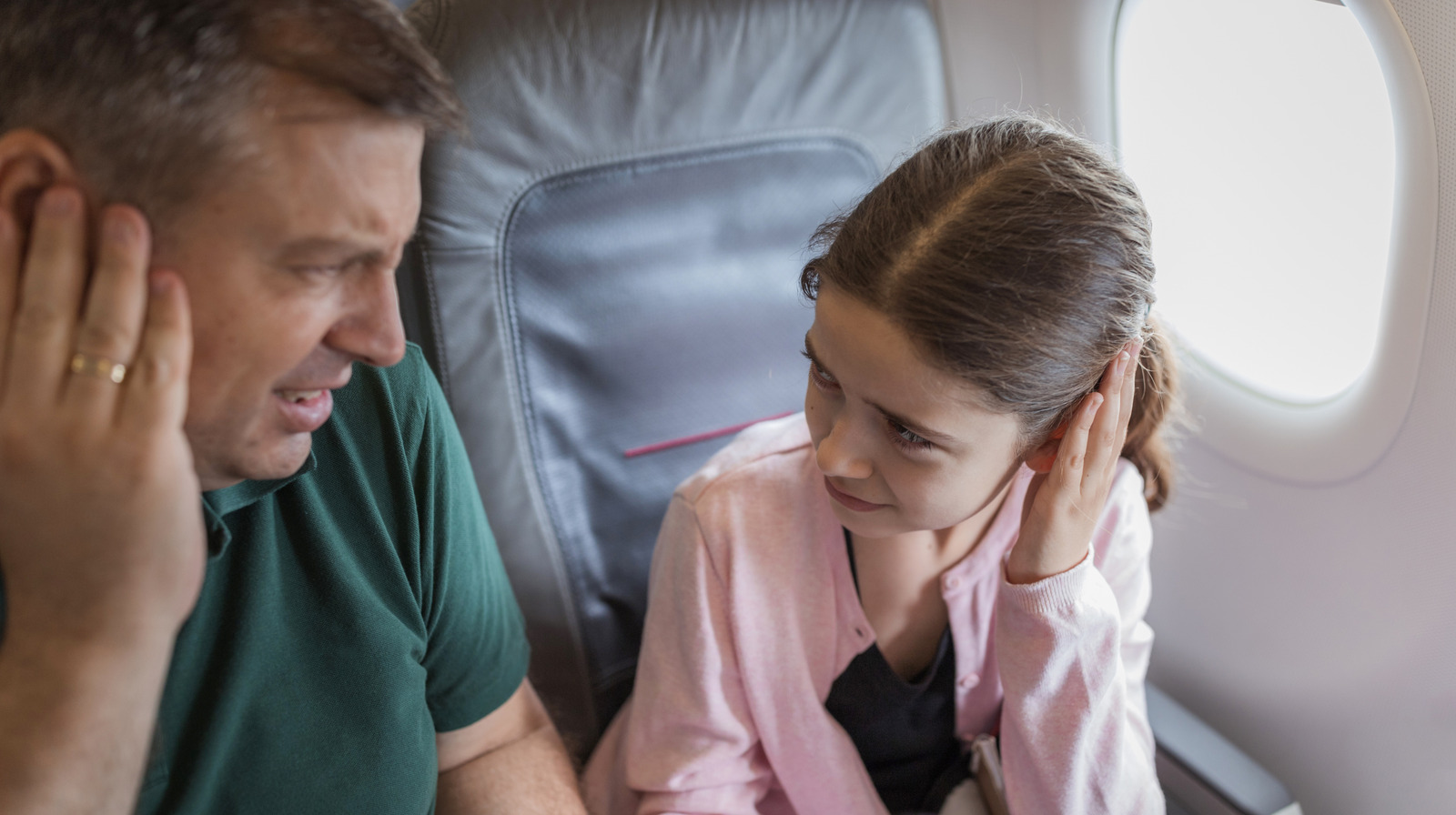 The Clever Hack A Flight Attendant Uses To Deal With Ear Pressure After ...