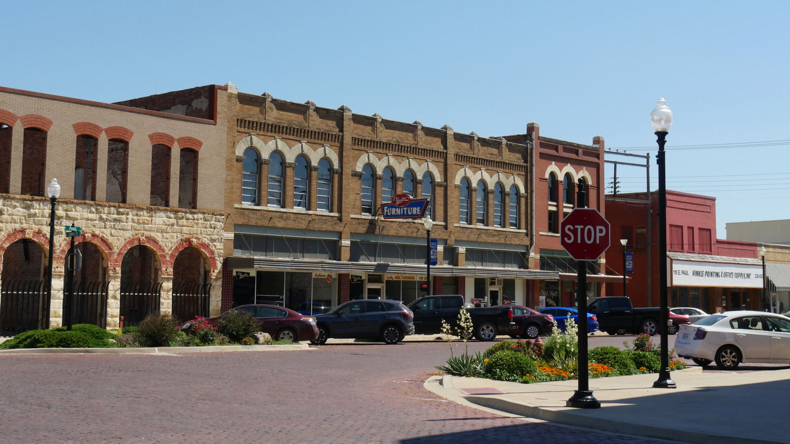 The Eccentric Oklahoma Town With Historic Architecture, Art Galleries ...
