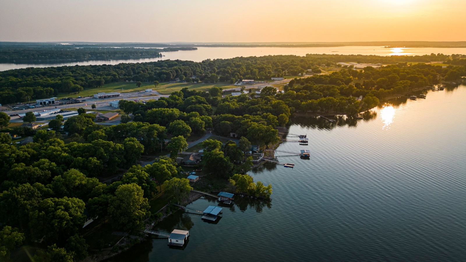 The Foothills Of Oklahoma's Ozark Mountains Boast A Vibrant Resort Lake ...