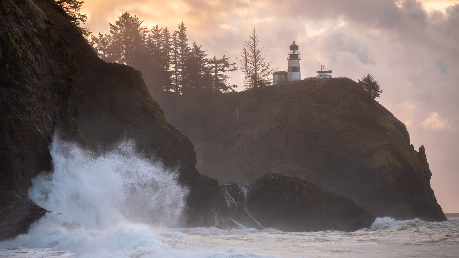 Graveyard Of The Pacific Is A Treacherous Tourist Attraction On The Coast